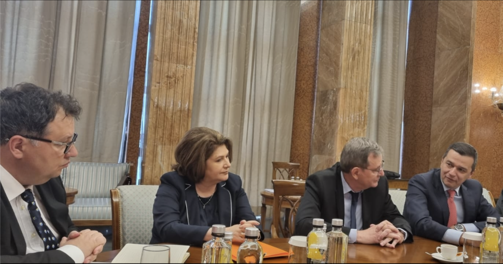 DE RÂSUL CURCILOR/Cum a "promovat" turismul românesc Toma Petcu ...